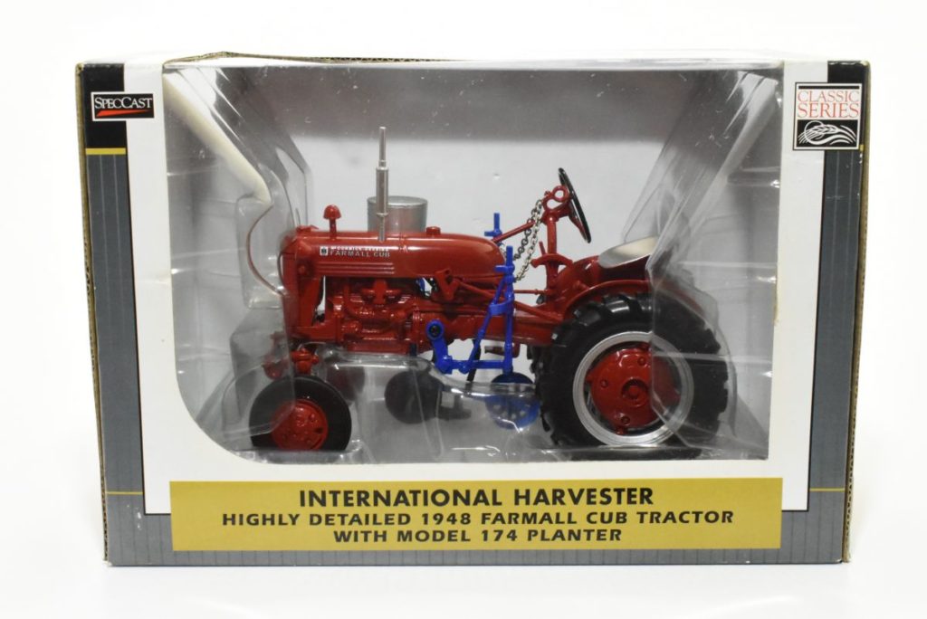 1/16 International Harvester Highly Detailed 1948 Farmall Cub Tractor ...