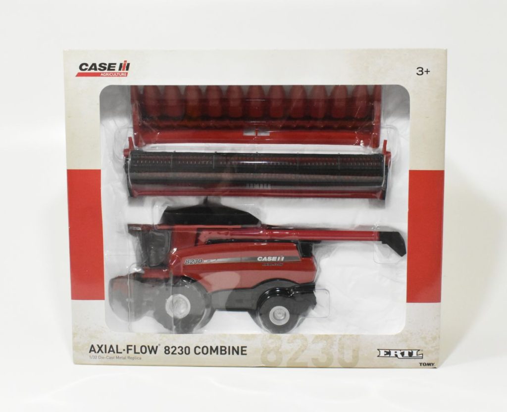 1/32 Case IH Axial Flow 8230 Combine With Corn & Bean Heads - Dalton's ...
