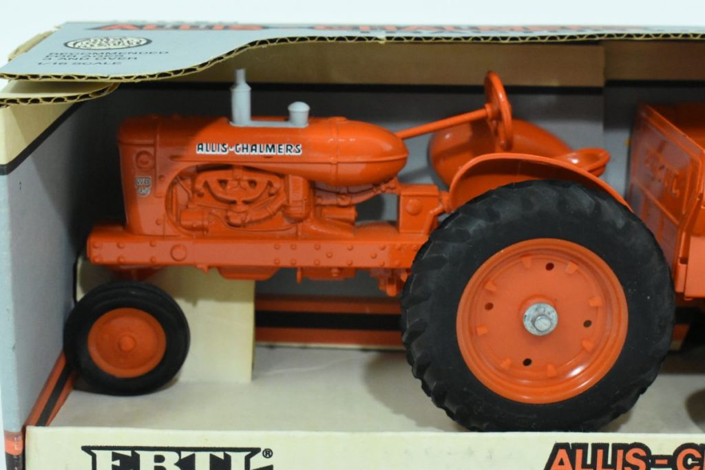 1/16 Allis Chalmers WD 45 Tractor And Wagon - Dalton's Farm Toys