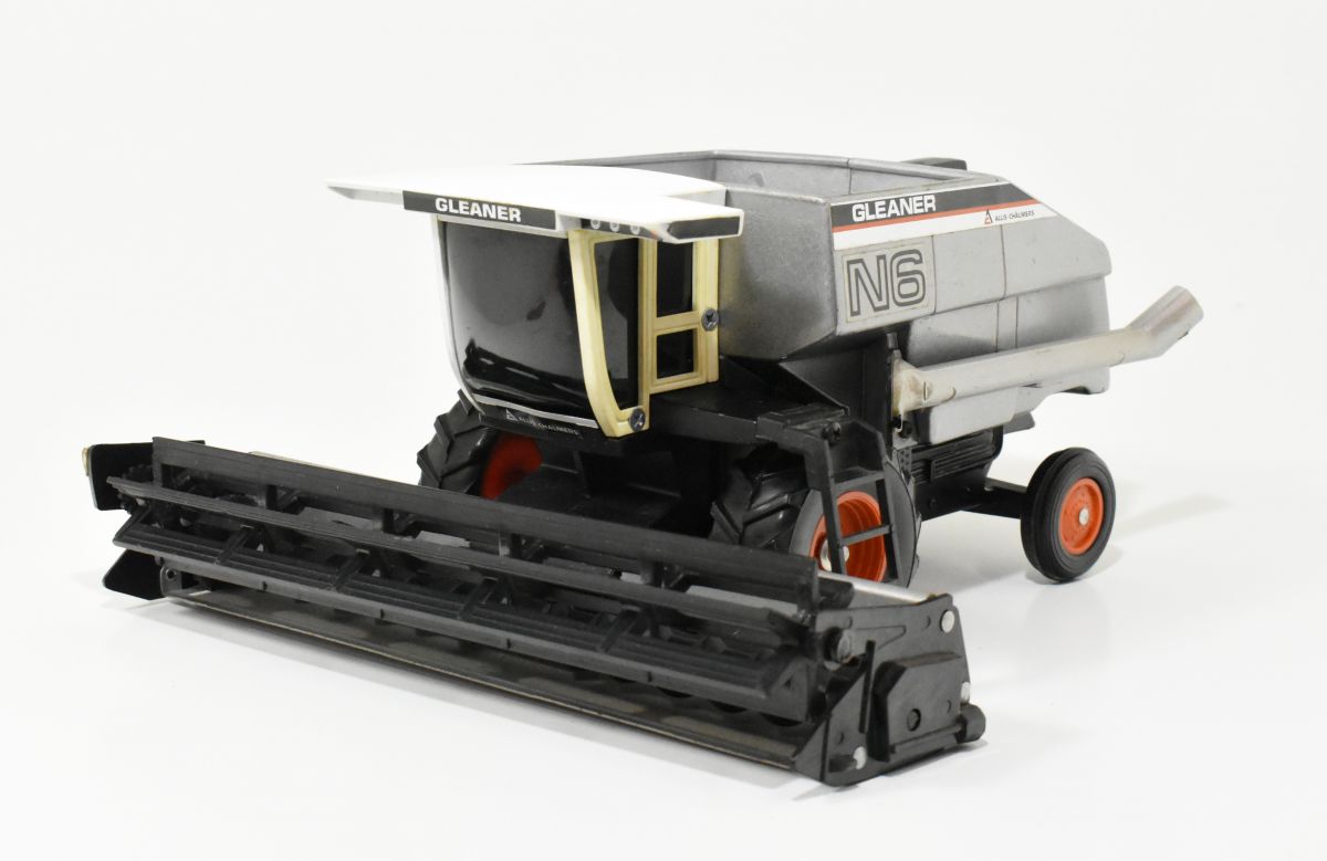 1/24 Allis Chalmers N6 Gleaner Combine - Dalton's Farm Toys