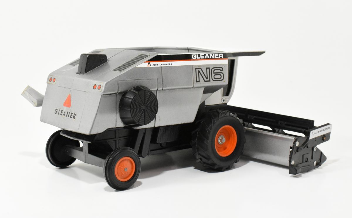 1/24 Allis Chalmers N6 Gleaner Combine - Dalton's Farm Toys