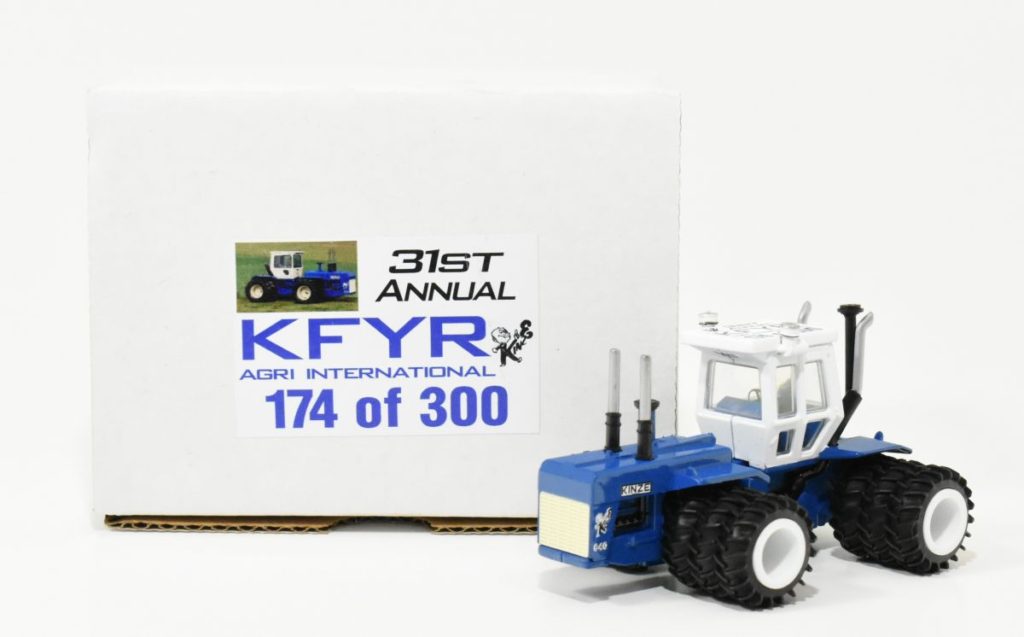 1/64 Kinze 640 Big Blue 4WD Tractor With Triples, 2018 KFYR Toy Show ...