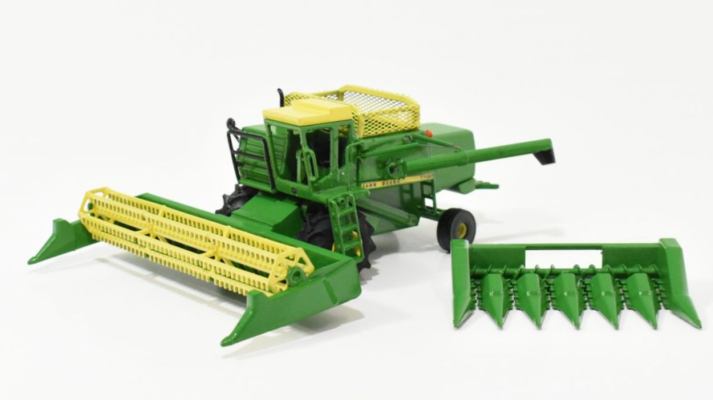 1/64 Custom John Deere 7700 Combine With Yellow Tank, 6 row Corn & Grain Heads - Dalton's Farm Toys