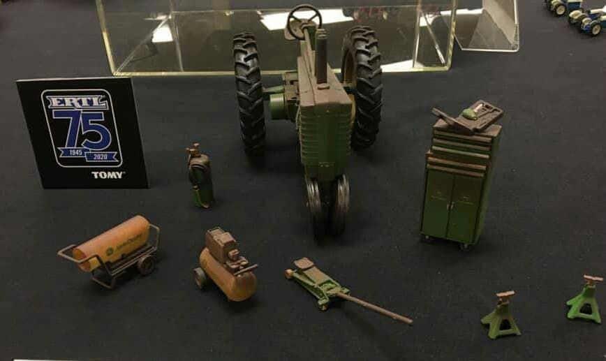 1/16 John Deere Model A Tractor, Dusty Barn Find With Accessories, Ertl ...
