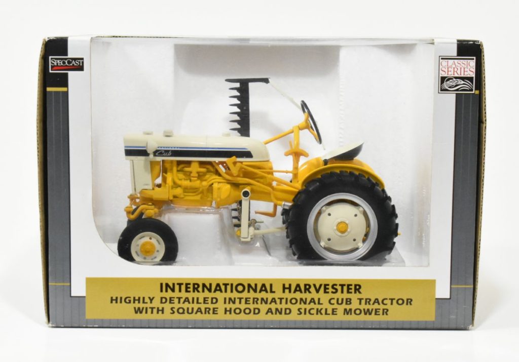 1/16 Highly Detailed International Harvester Cub Tractor W/ Square Hood ...
