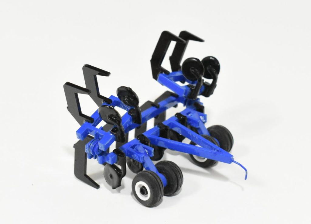 1/64 Custom 9 Shank Pull Type Ripper With Folding Wings, Blue - Dalton ...