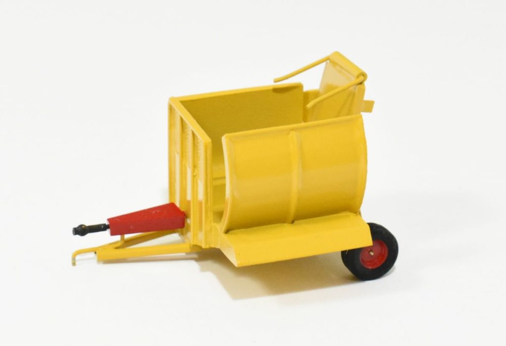 1/64 Custom Haybuster Pull Type Bale Processor - Dalton's Farm Toys
