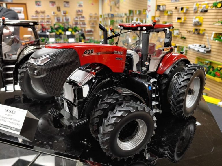 1/16 Case IH 400 AFS Connect Magnum Tractor With Duals On Front & Rear - Dalton's Farm Toys
