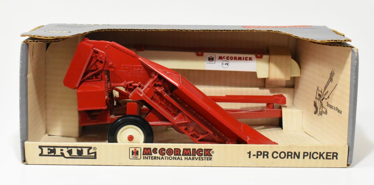 1/16 International Harvester McCormick 1PR Corn Picker, Special Edition ...