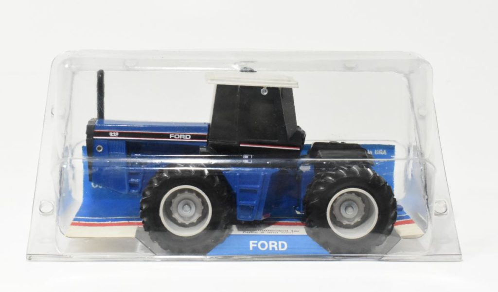 1/32 Ford 846 4WD Tractor With Duals - Dalton's Farm Toys
