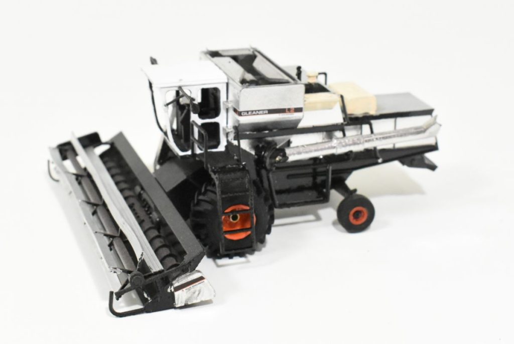1/64 Custom Gleaner L2 Combine With 8 Row Corn, Pickup & Grain Head ...