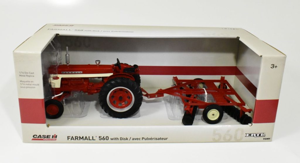 1/16 International Harvester Farmall 560 Tractor With Disk - Dalton's ...
