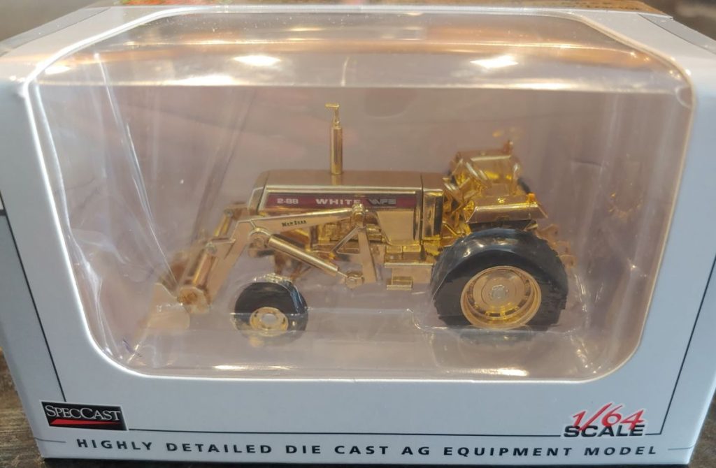 1/64 White 2-88 Tractor With New Idea Loader, 2020 Summer Toy Show ...