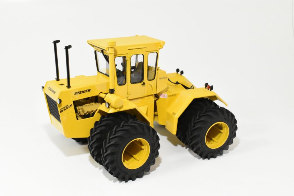 1/16 Custom Steiger Bearcat Industrial 4Wd Tractor With Duals - Dalton ...
