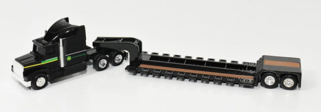 1/64 John Deere Lowboy Flatbed Semi - Dalton's Farm Toys