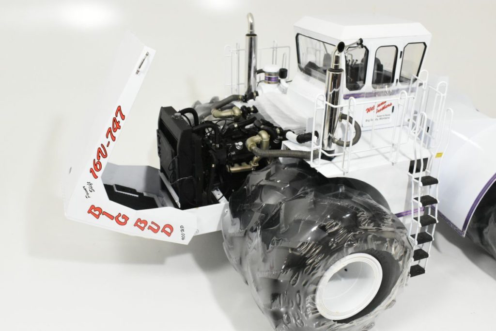 1/16 Big Bud 16V 747 4wd Tractor, Williams Brothers Signature Edition ...