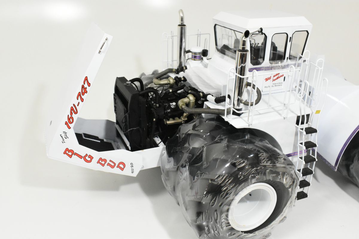 1/16 Big Bud 16V 747 4wd Tractor, Williams Brothers Signature Edition ...