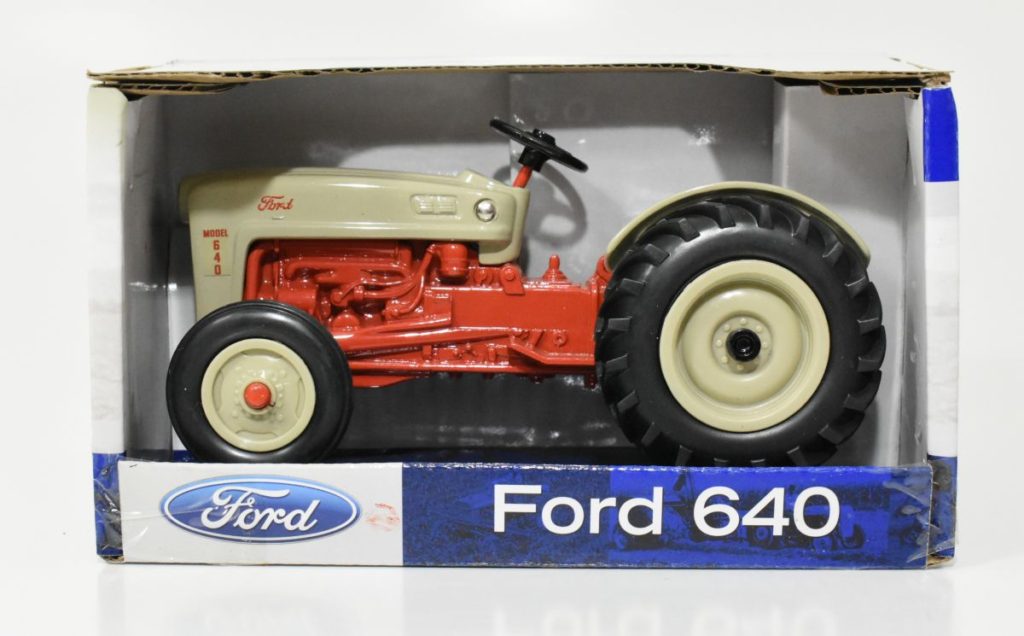 1/16 Ford 640 Tractor - Dalton's Farm Toys