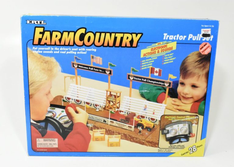 1/64 Farm Country Tractor Pull Pulling Playset - Dalton's Farm Toys