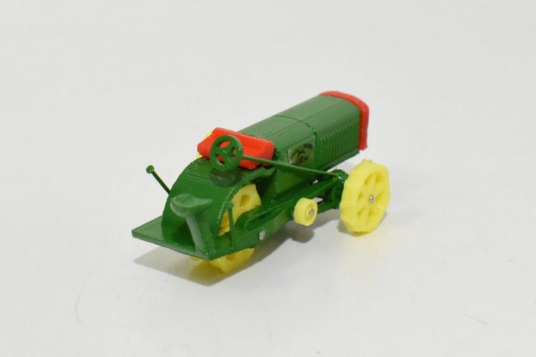 1/64 John Deere Dain Tractor - Dalton's Farm Toys