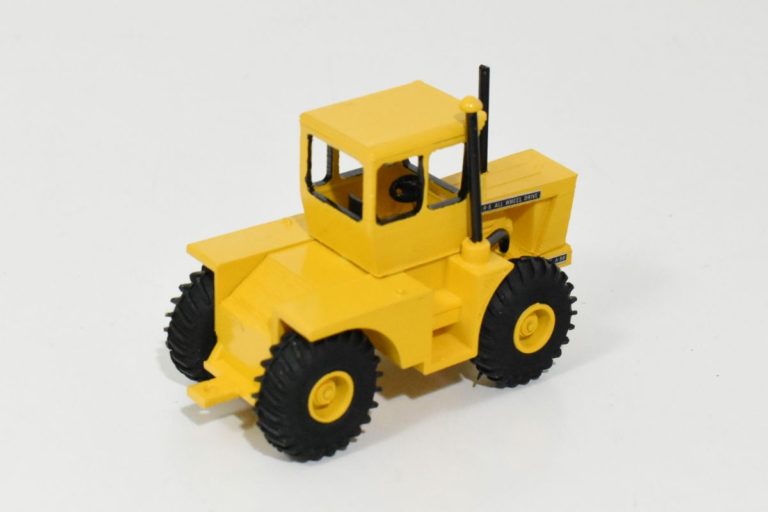 1/64 MRS A-80 4wd Tractor With Cab - Dalton's Farm Toys