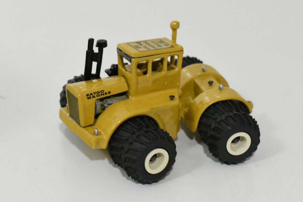 1/64 Raygo Wagner 4wd Tractor With Duals, 2005 KFYR Toy Show - Dalton's ...