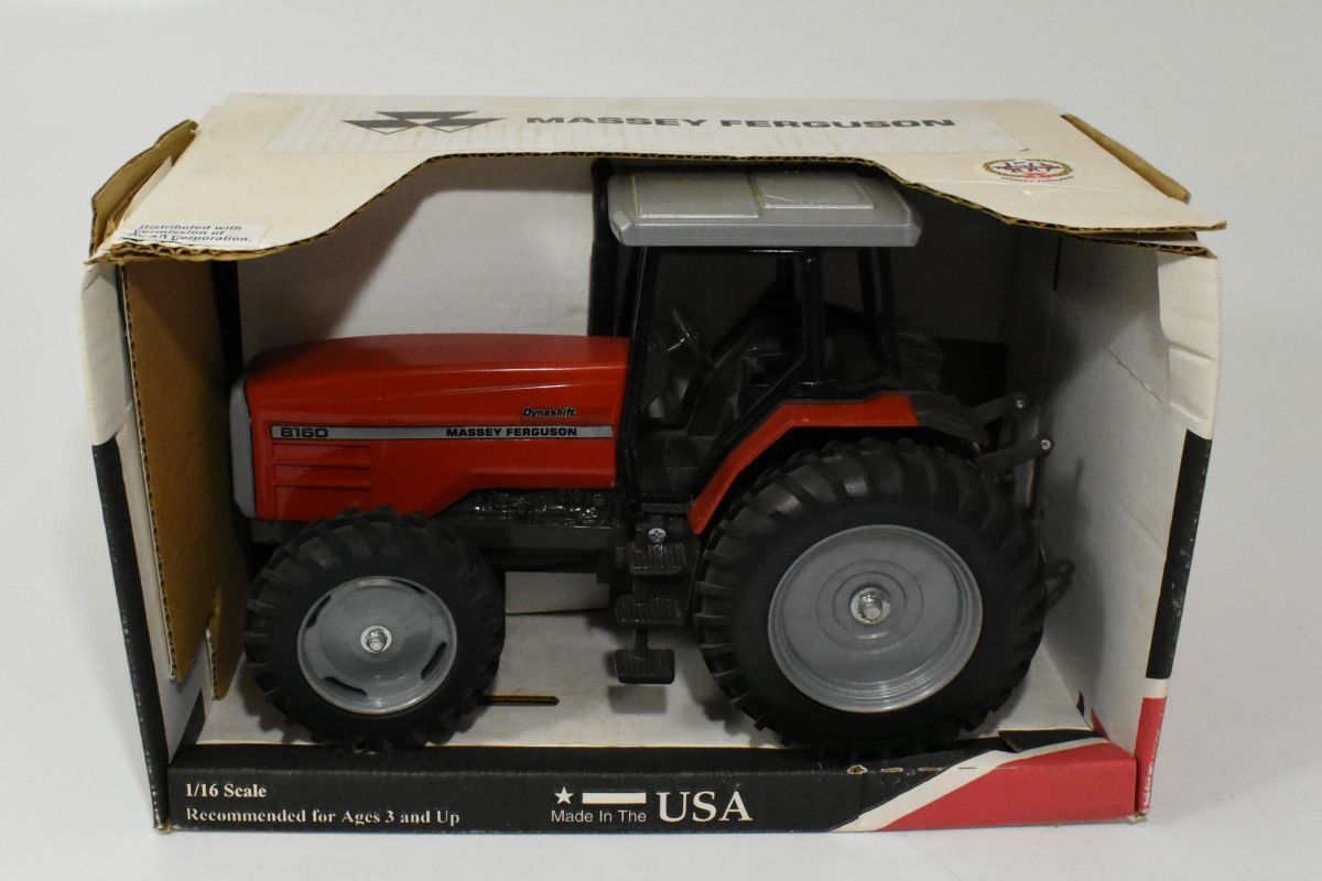 1/16 Massey Ferguson 8160 Tractor With Front Wheel Assist - Dalton's Farm Toys