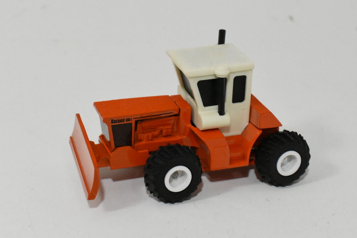 1/64 Knudson 360I 4wd Tractor Industrial Orange With Blade - Dalton's ...