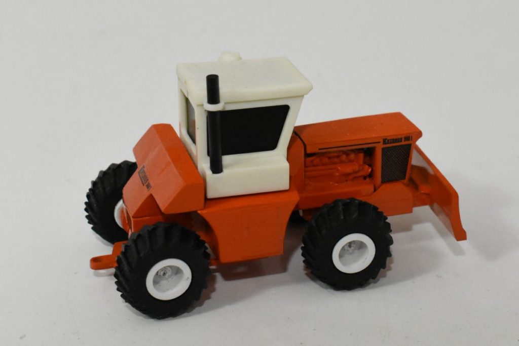 1/64 Knudson 360I 4wd Tractor Industrial Orange With Blade - Dalton's ...