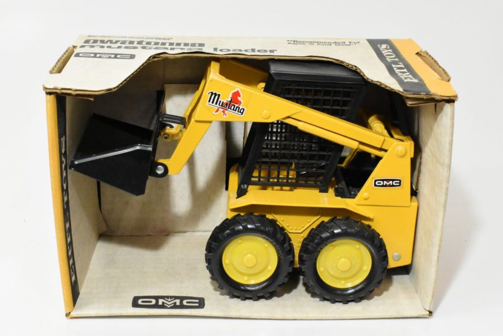 1/16 OMC Mustang Skid Steer Loader, Early Version - Dalton's Farm Toys