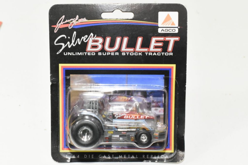 1/64 Agco Silver Bullet Pulling Tractor - Dalton's Farm Toys