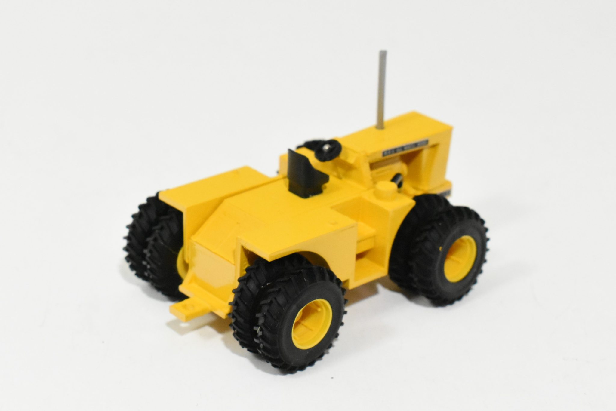 1/64 MRS A-80 4wd Tractor No Cab With Duals - Dalton's Farm Toys