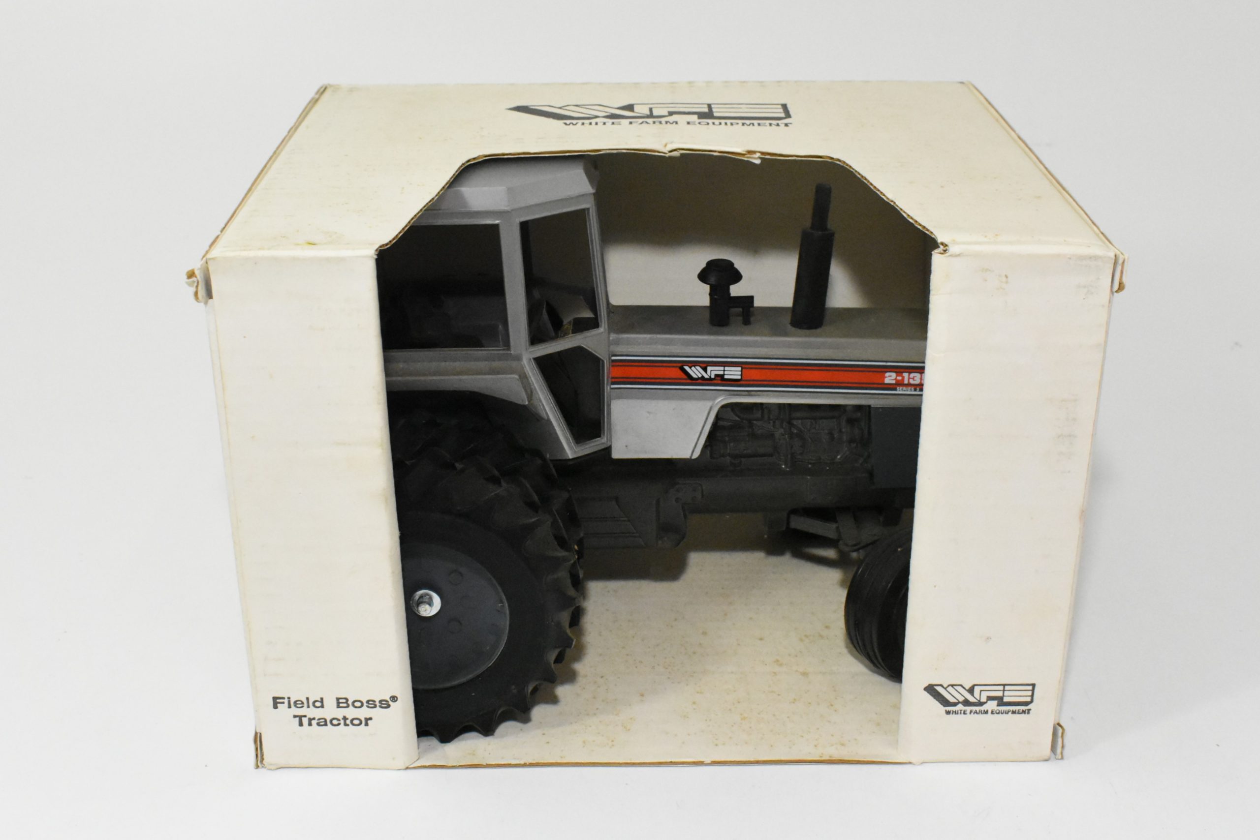 1/16 White 2-135 Field Boss Tractor With Duals & Red Stripe Decal ...