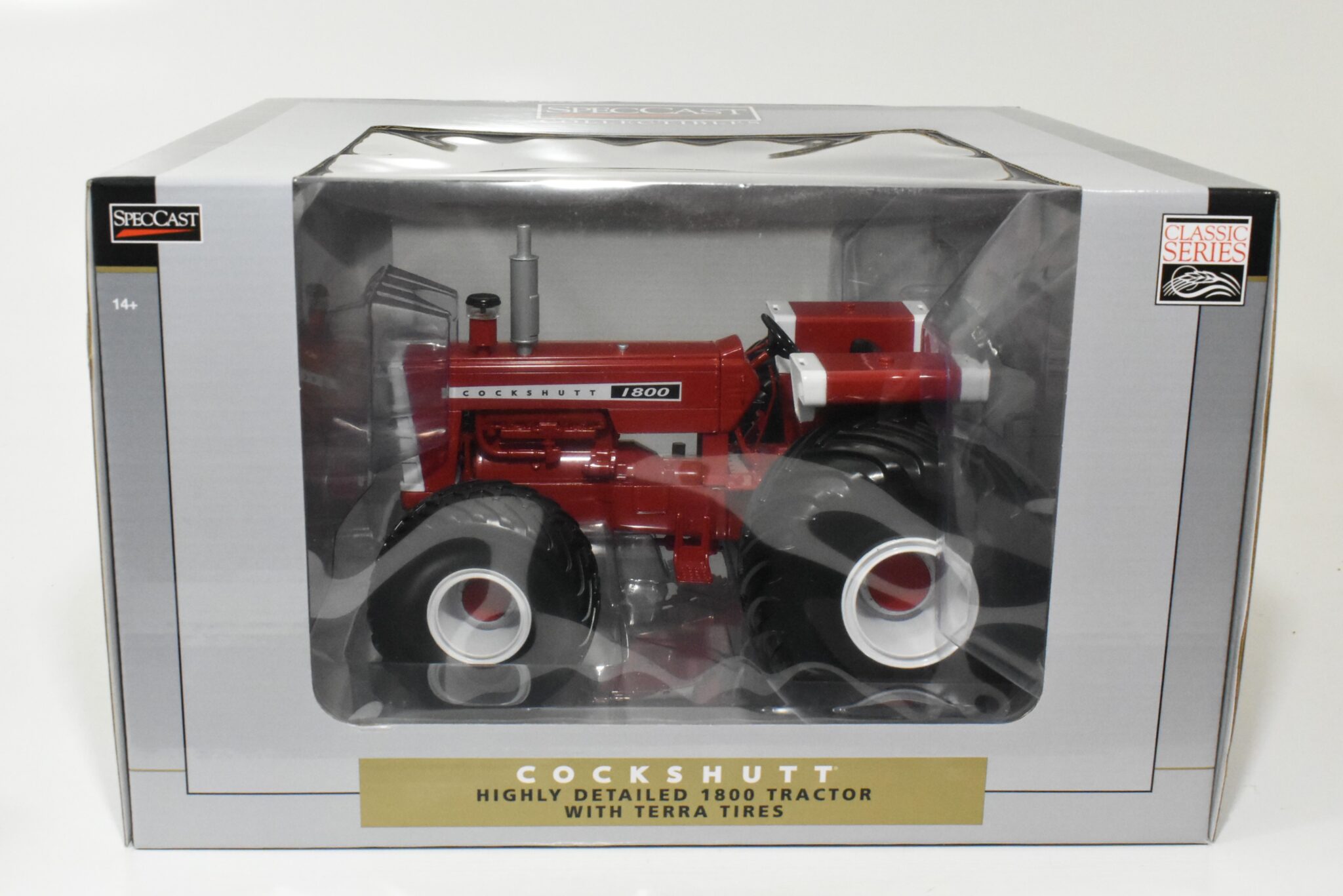 1/16 Cockshutt 1800 Tractor With Terra Tires - Dalton's Farm Toys