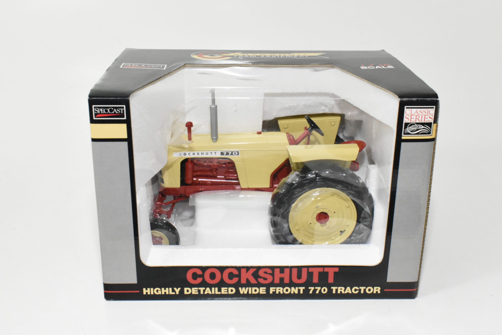 1/16 Cockshutt 770 Tractor With Wide Front - Dalton's Farm Toys
