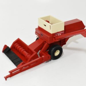 1/32 Custom International Harvester 914 Pull Type Combine With White ...