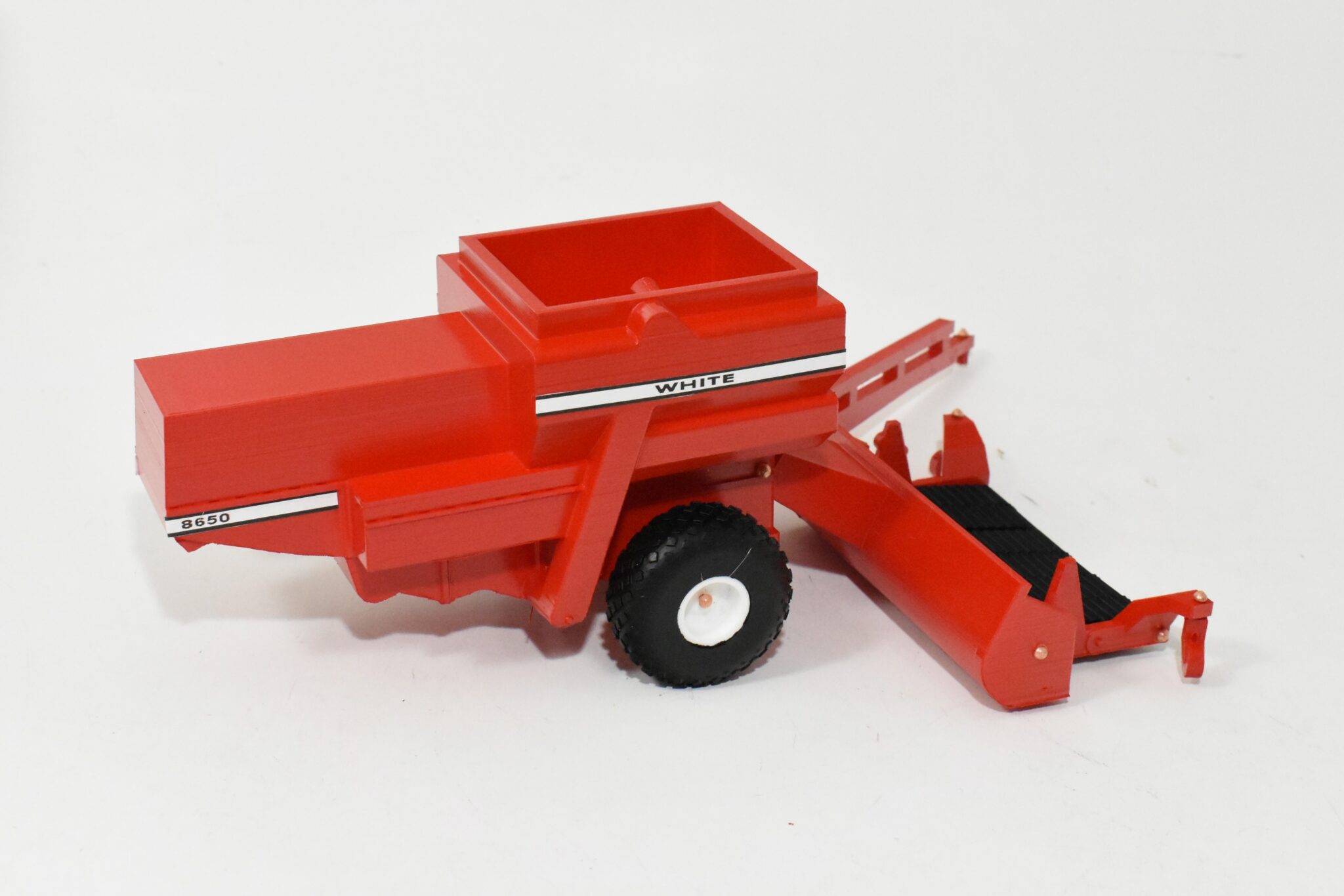 1/32 Custom White 8650 Pull Type Combine - Dalton's Farm Toys