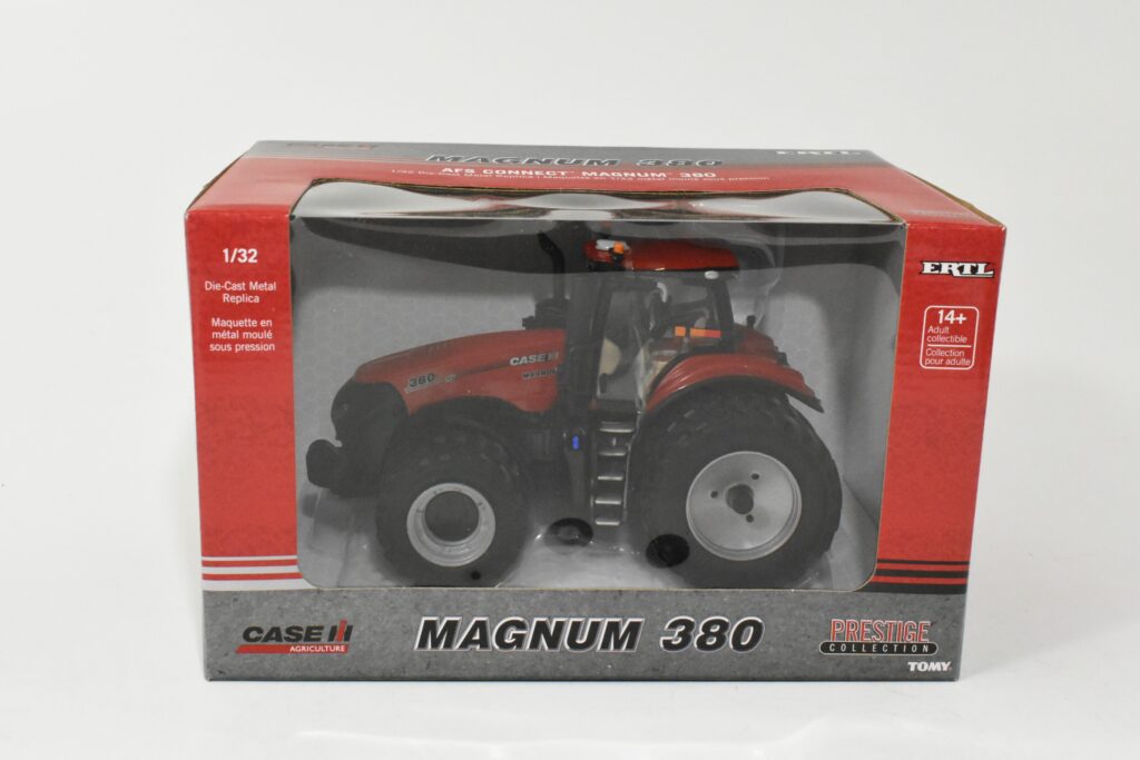 1/32 Case IH Magnum 380 AFS Connect Tractor - Dalton's Farm Toys