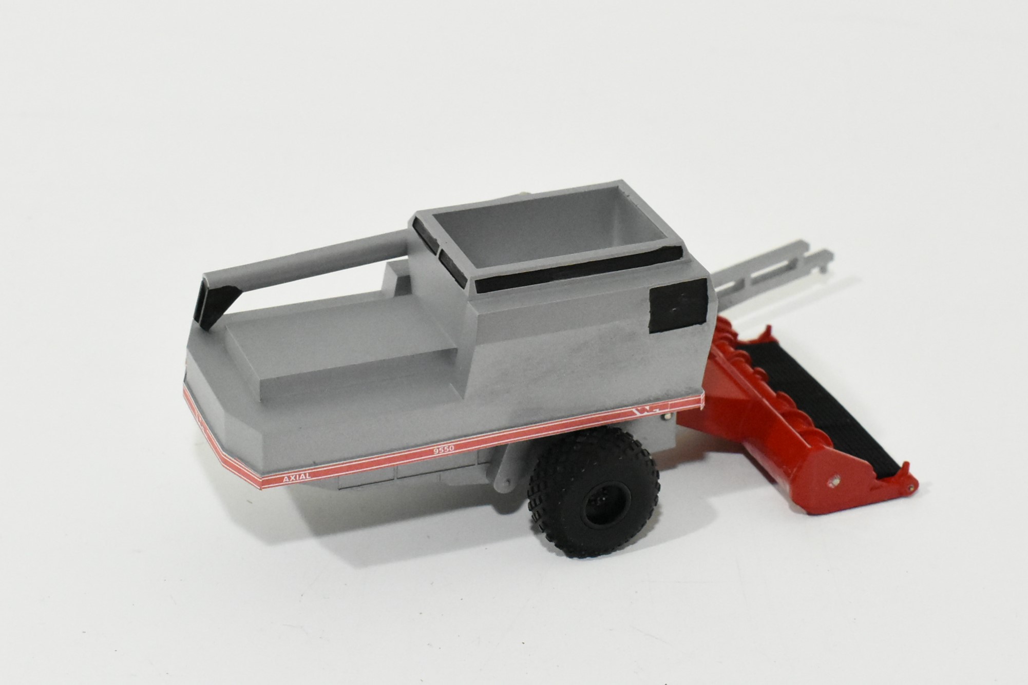 1/64 Custom White 9550 Pull Type Combine, Silver & Red - Dalton's Farm Toys