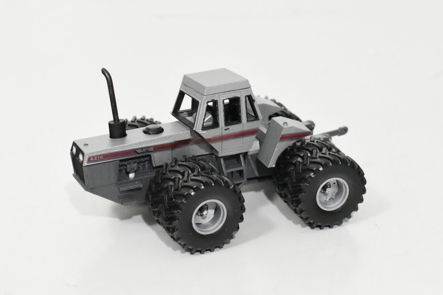 1/64 Scratch Built White 4-270 4wd Tractor With Duals - Dalton's Farm Toys