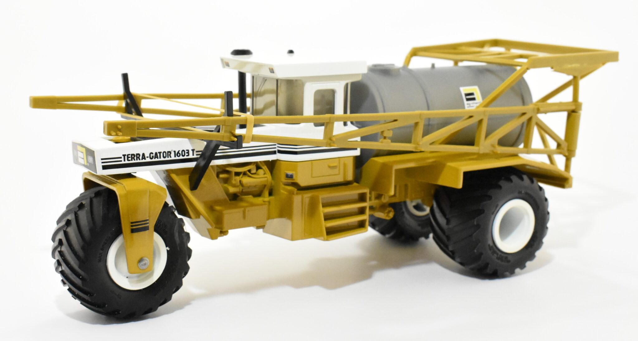 1/28 Ag Chem Terra Gator 1603T Self Propelled Sprayer With Liquid ...