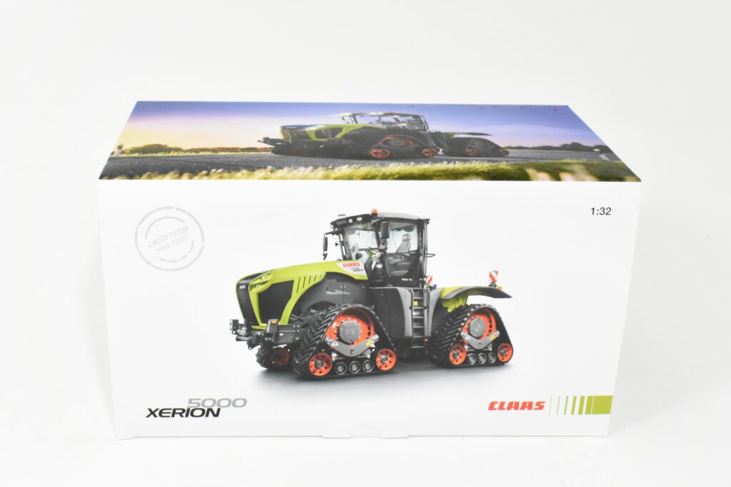 1/32 Claas Xerion 5000 Track Tractor - Dalton's Farm Toys