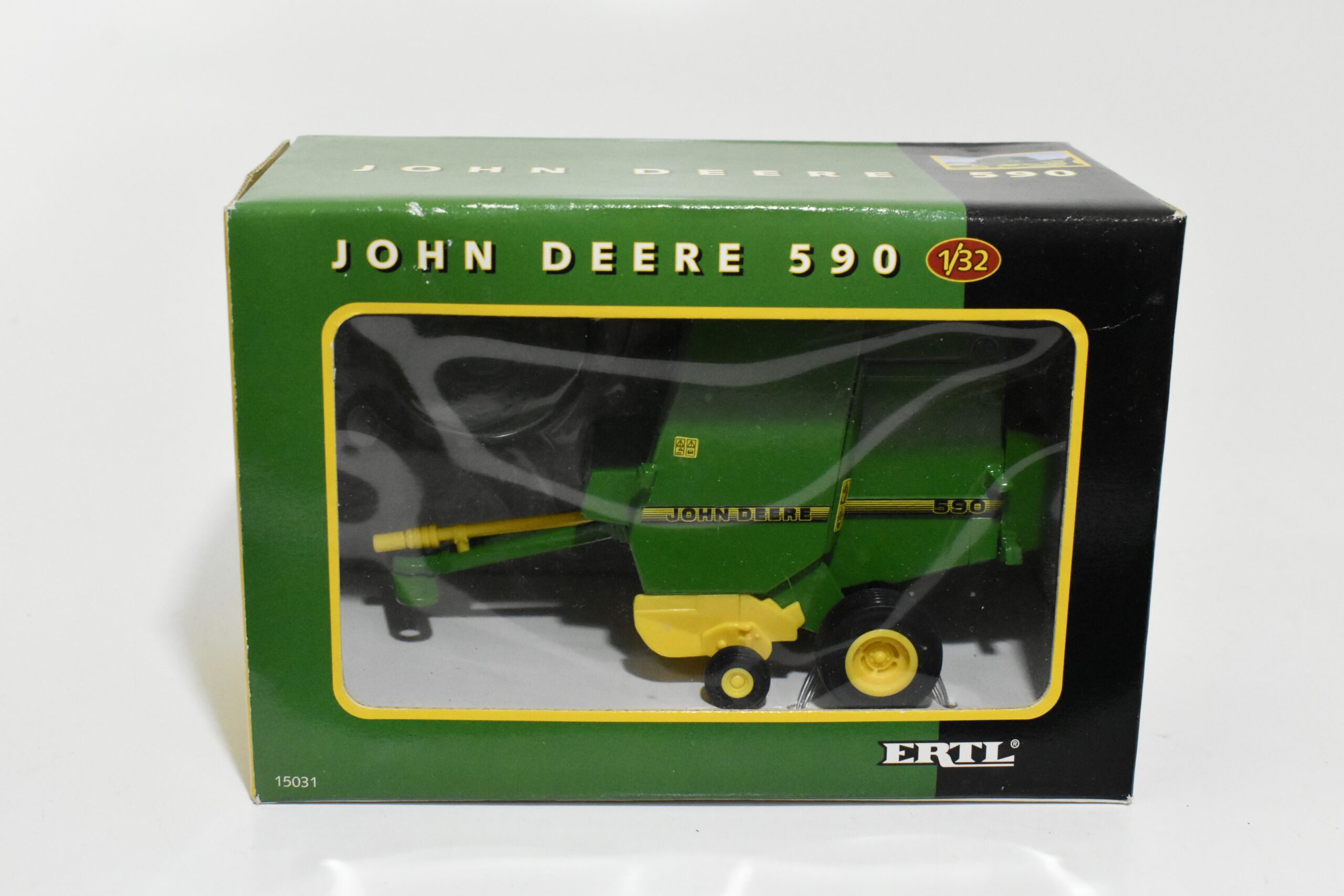 1/32 John Deere 590 Round Hay Baler - Dalton's Farm Toys