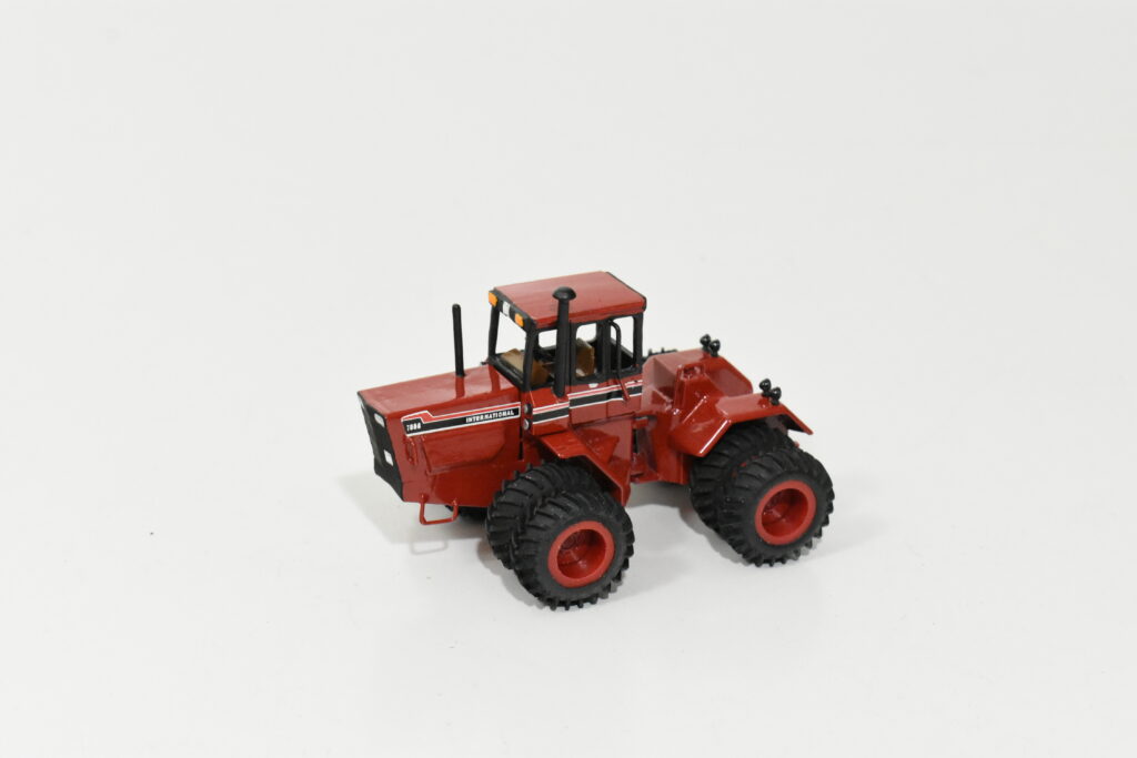 1/64 International Harvester 7788 4WD Tractor With Duals - Dalton's ...