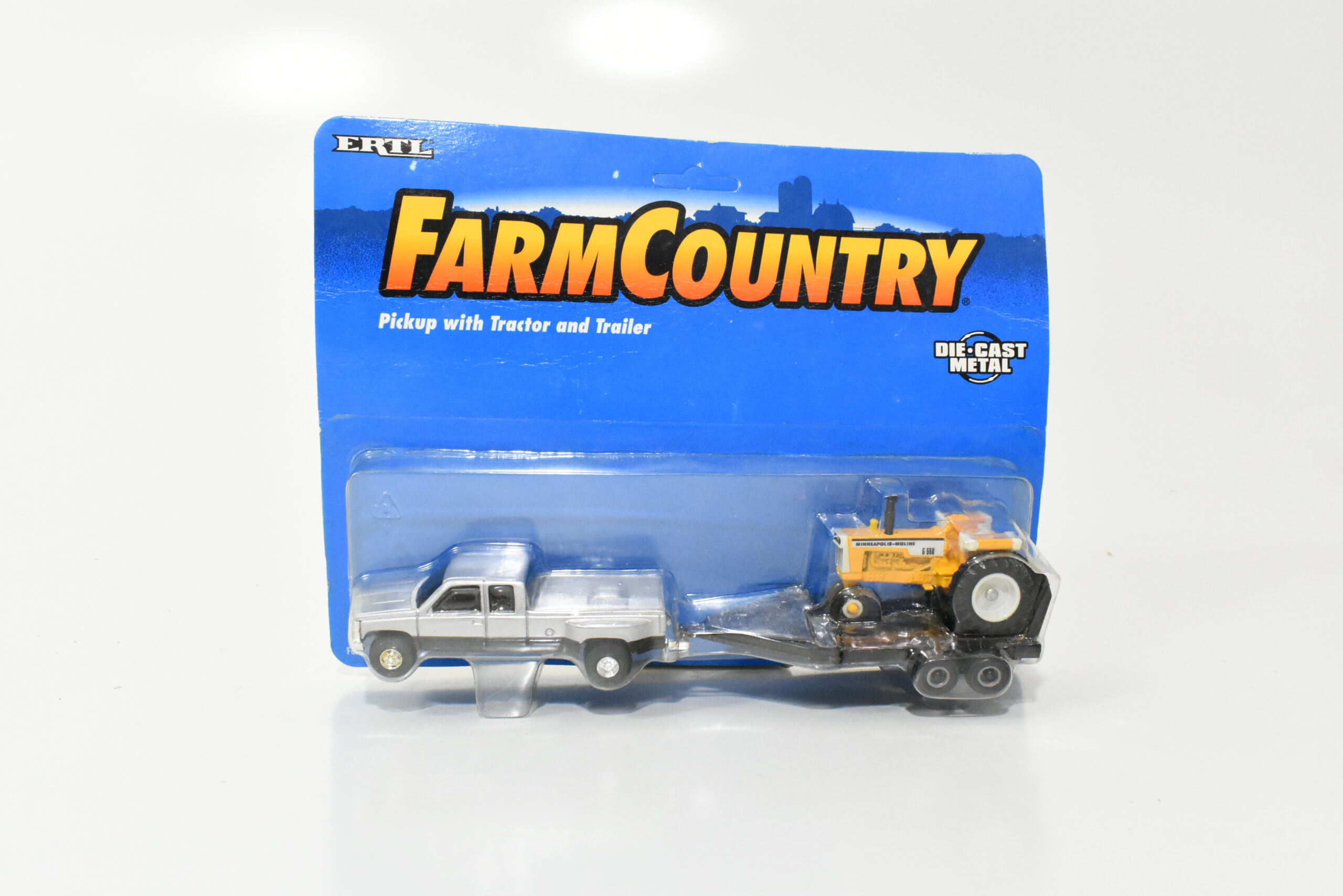 1/64 GMC Dually Pickup With Minneapolis Moline G-550 Tractor And Black ...