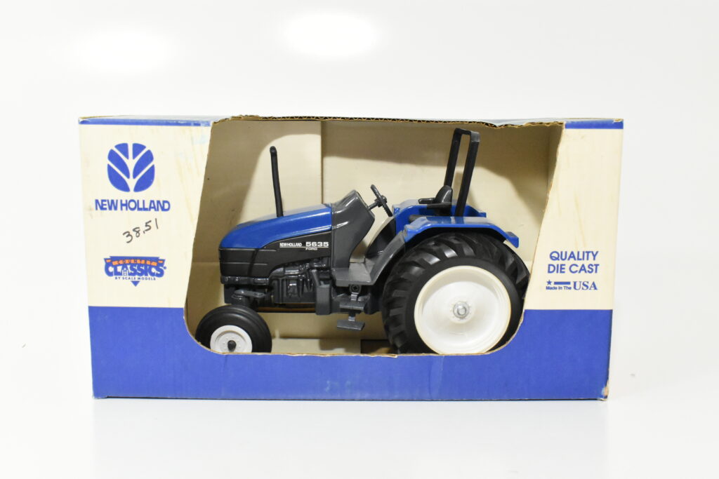 1/16 New Holland Ford 5635 Tractor - Dalton's Farm Toys