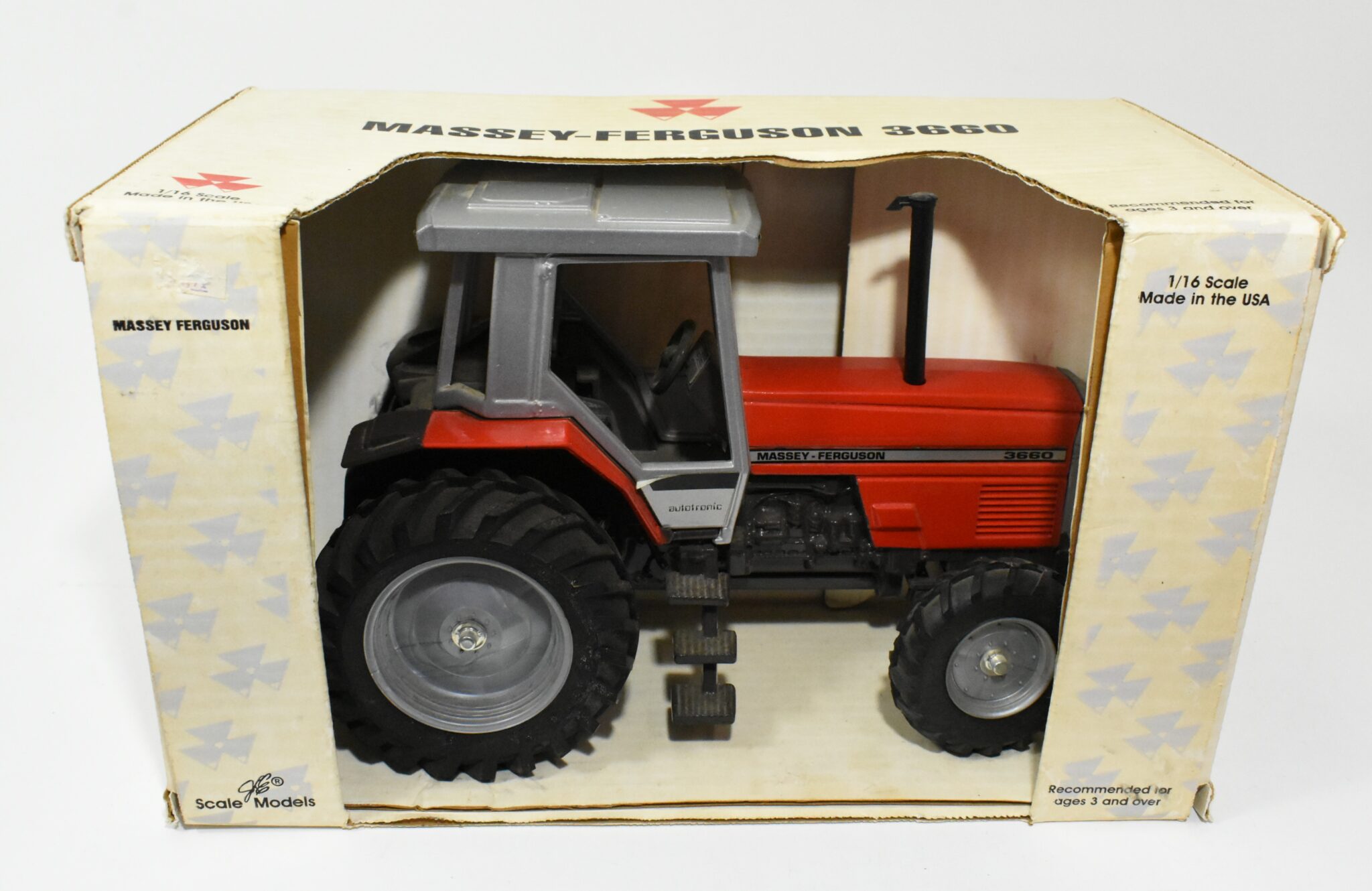 1/16 Massey Ferguson 3660 Tractor With Front Wheel Assist - Dalton's Farm Toys
