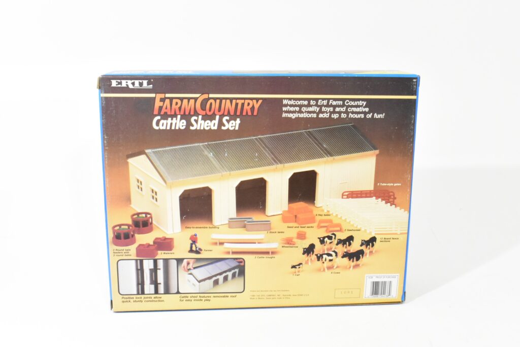 1/64 Farm Country Cattle Shed Set With Holstein Cows - Dalton's Farm Toys