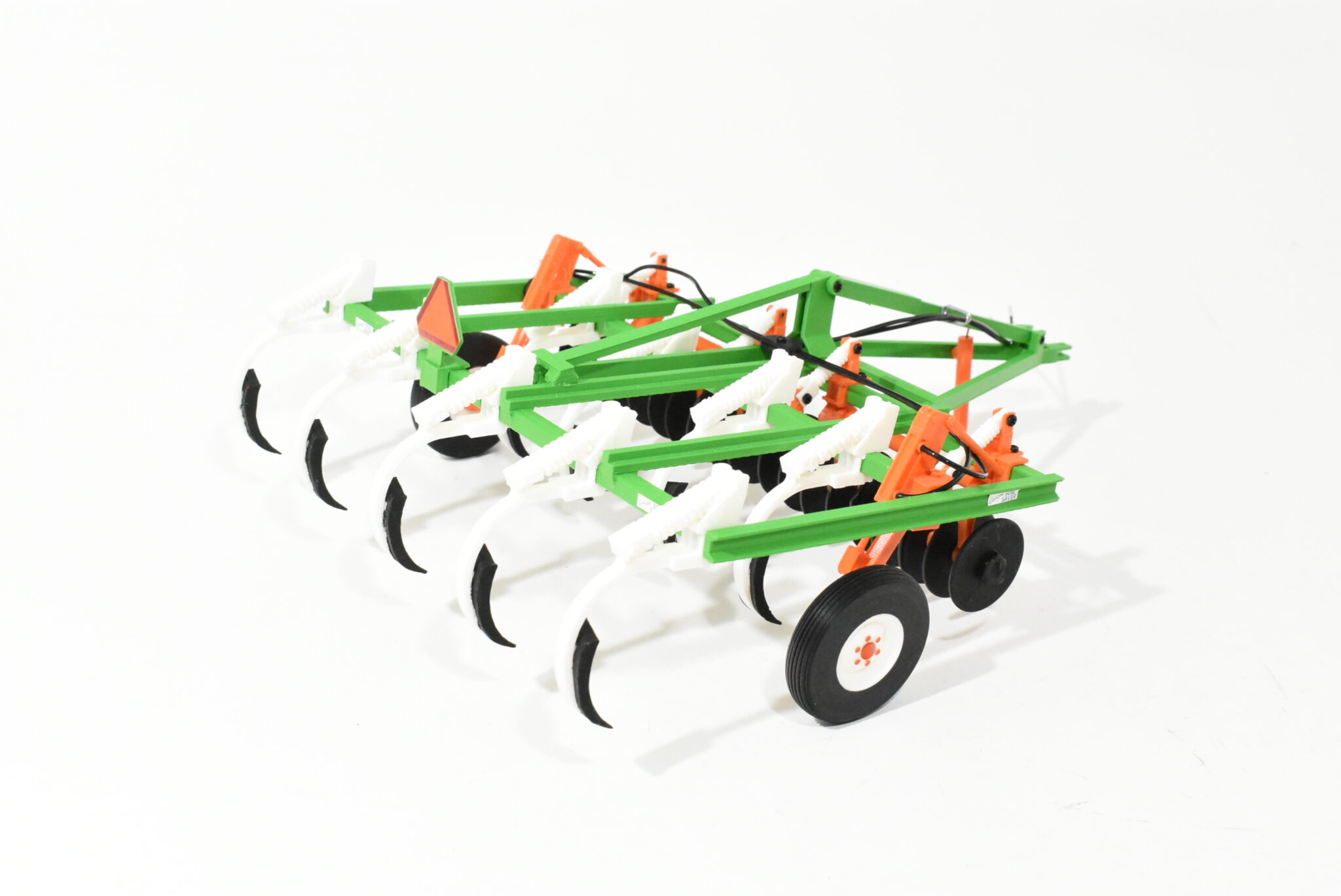 1/16 Custom Glencoe 9 Shank Disk Chisel Plow - Dalton's Farm Toys