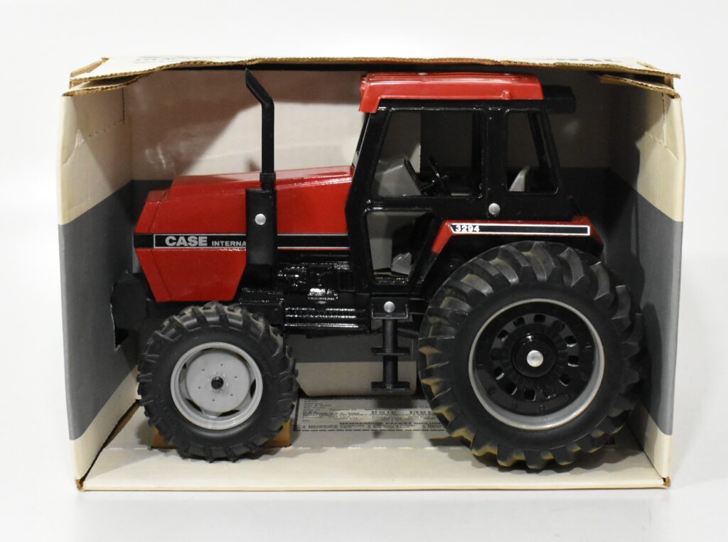 1/16 Case IH 3294 Tractor With Front Wheel Assist - Dalton's Farm Toys